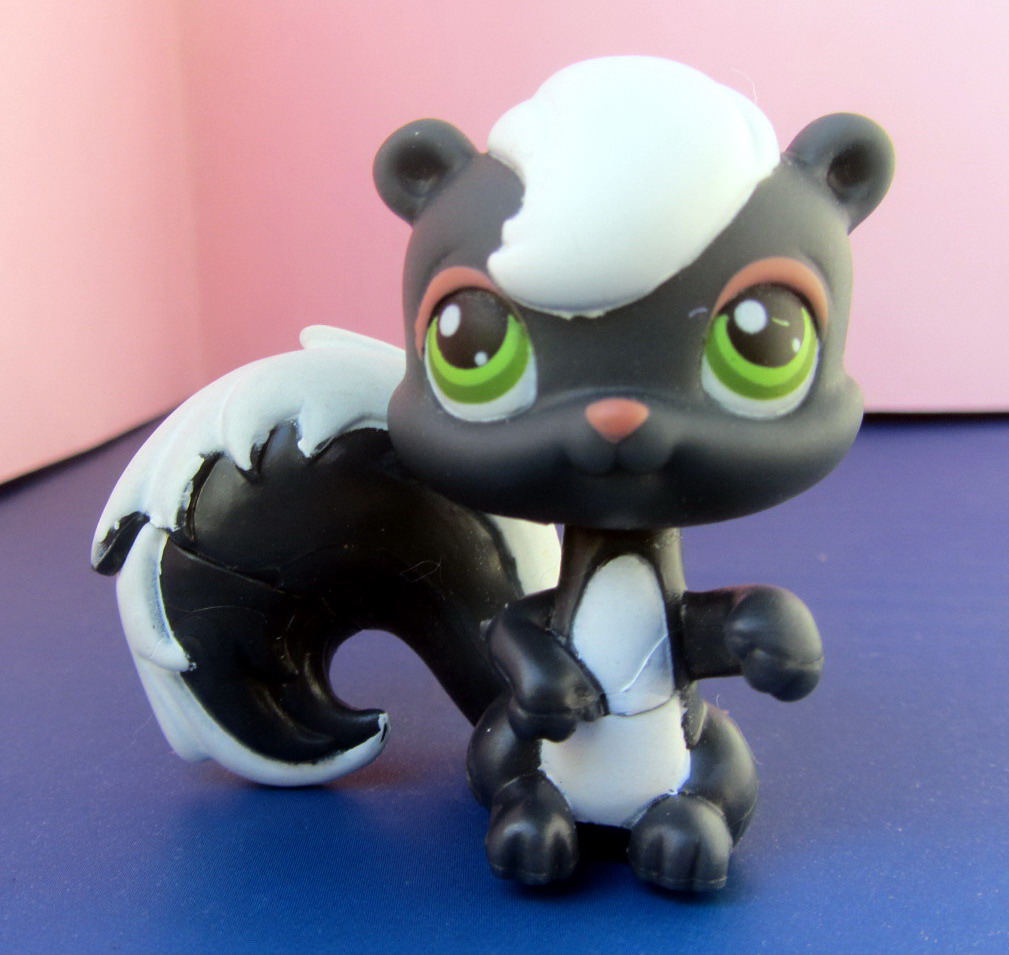 Littlest Pet Shop (LPS) BLACK & WHITE SKUNK w/ GREEN EYES #253 – Hasbro ...