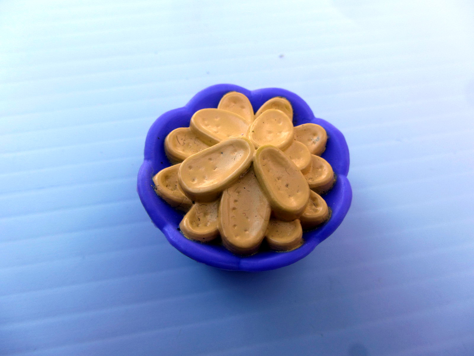 barbie-doll-purple-big-bowl-chips food fashiondollsnmore.com