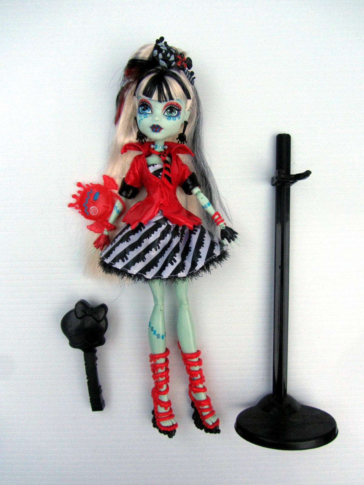 monster-high-sweet-screams-frankie-stein fashiondollsnmore.com