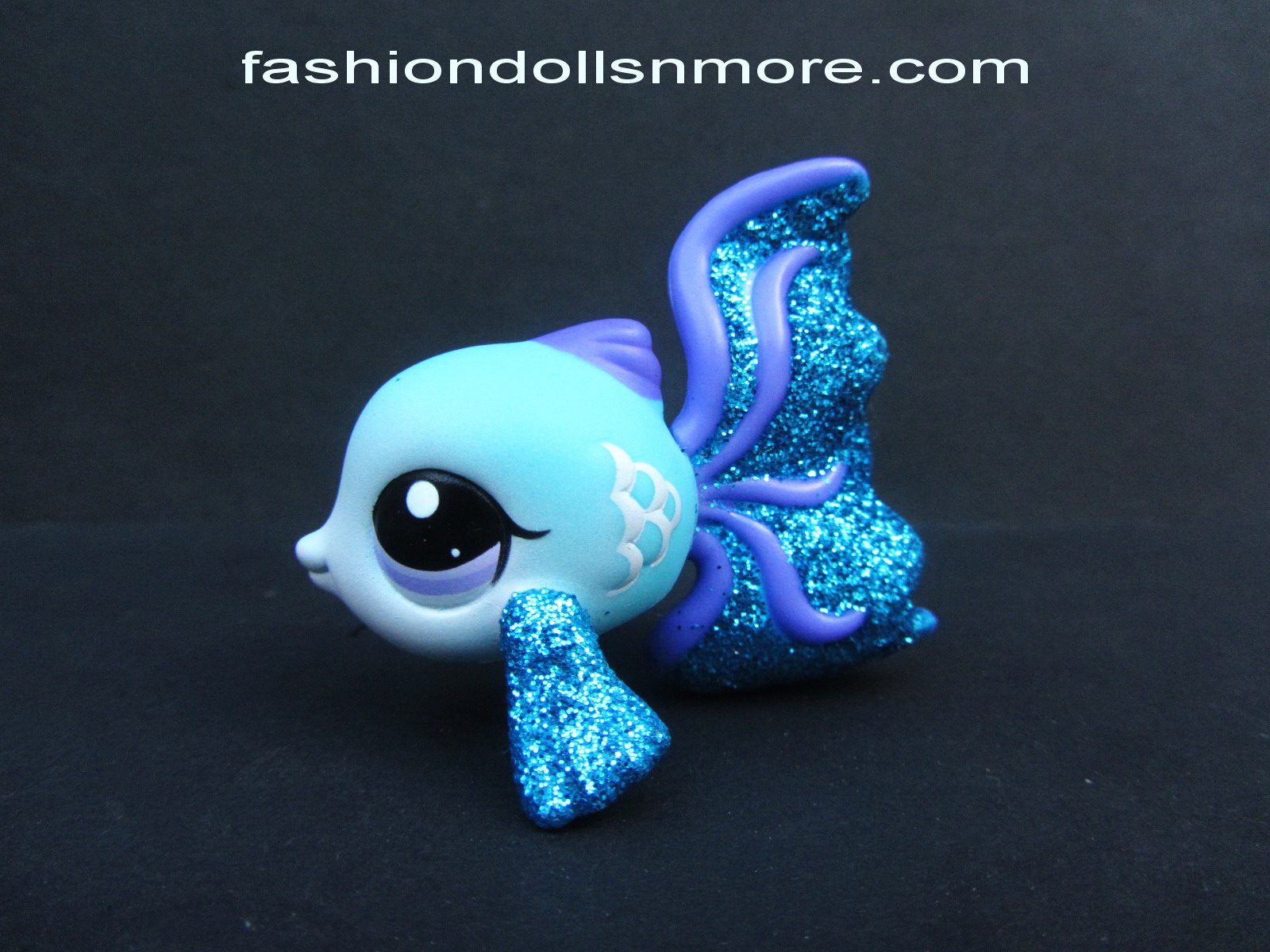 littlest-pet-shop-lps-blue-glitter-fish-2129 fashiondollsnmore.com