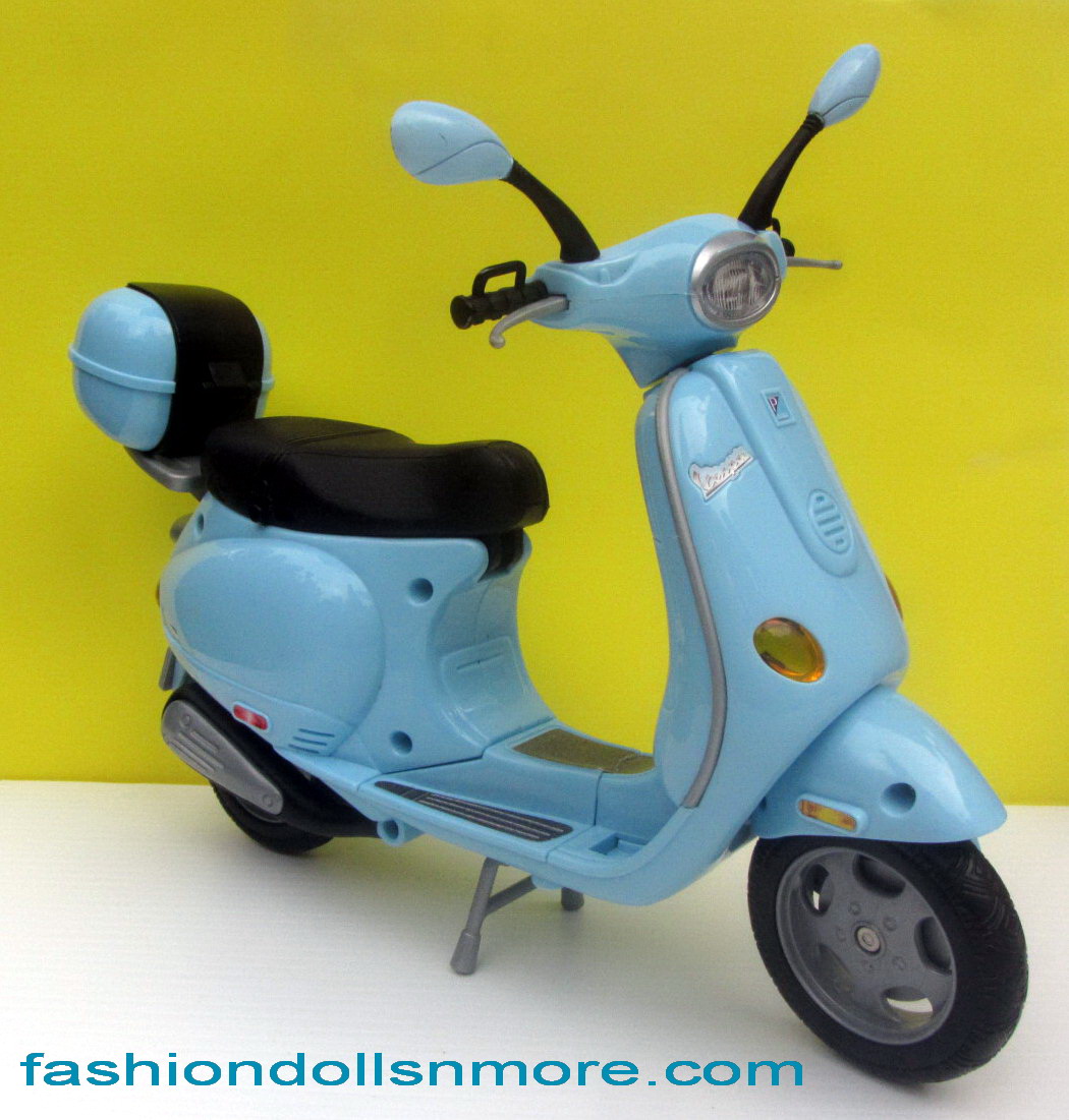 barbie-blue-vespa-motor-scooter-2002 fashiondollsnmore.com