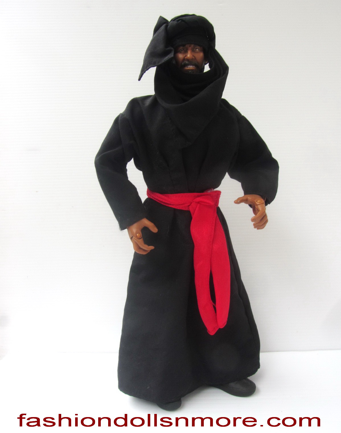 indiana-jones-cairo-swordsman-hasbro-2008 fashiondollsnmore.com