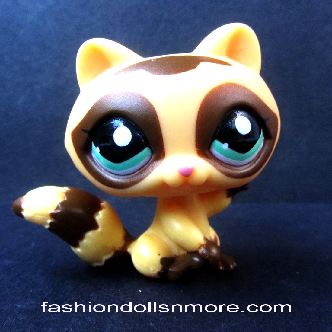 littlest-pet-shop-lps-racoon-1502 fashiondollsnmore.com