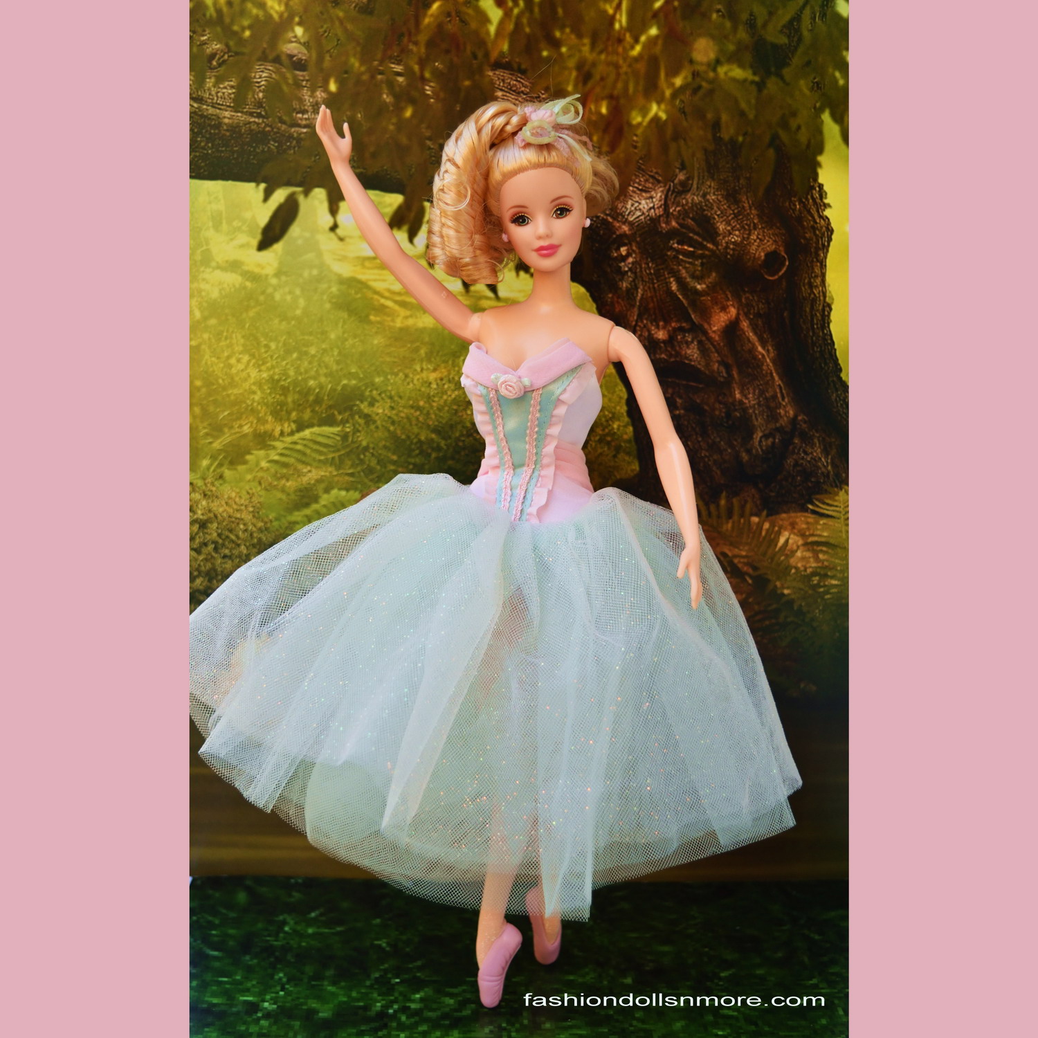 barbie-marzipan-nutcracker-ballerina-1998 fashiondollsnmore.com fashion