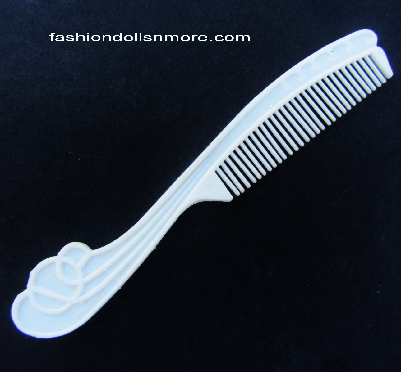 vintage-superstar-barbie-comb-white fashiondollsnmore.com