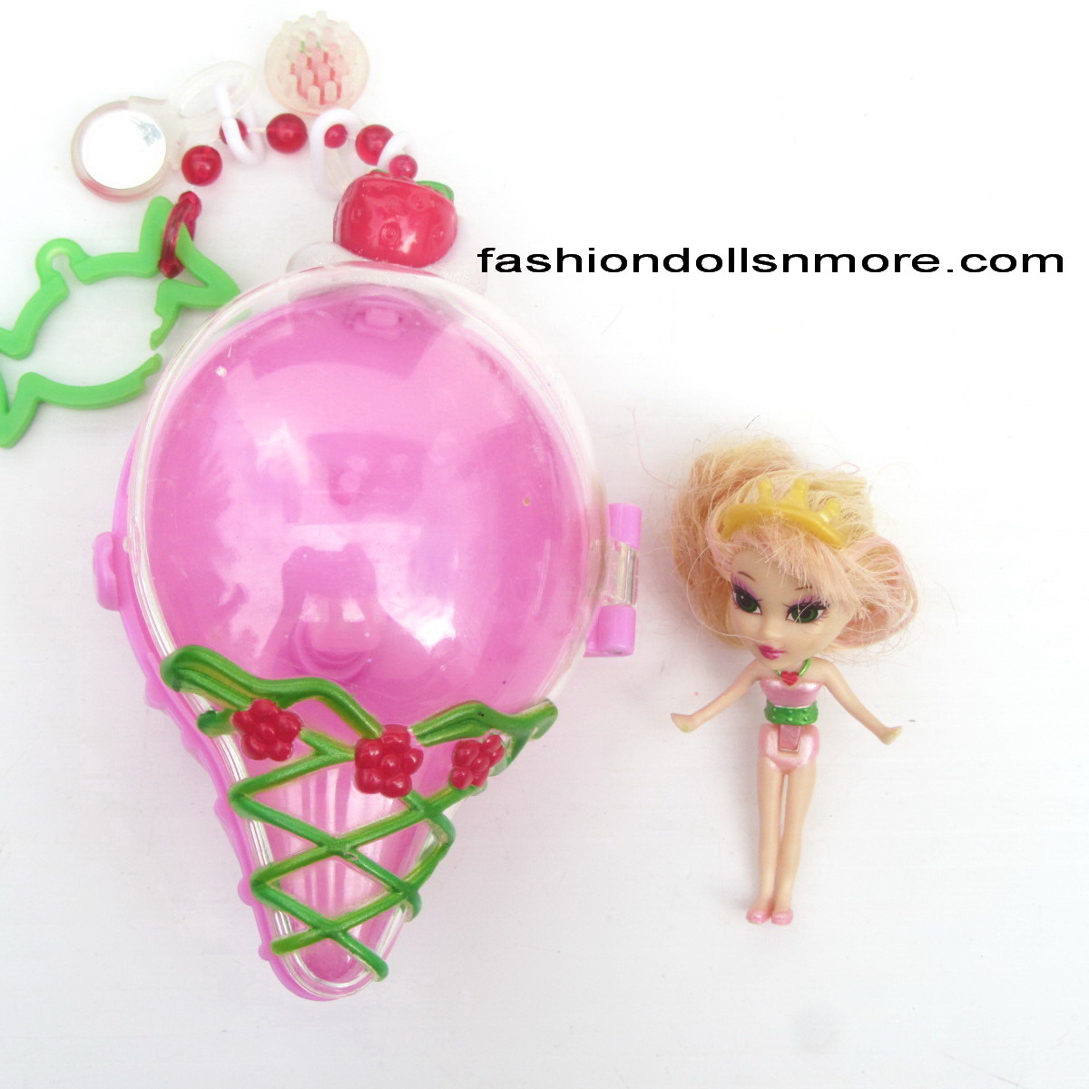 strawberry-simone-barbie-peek-a-boo-petites fashiondollsnmore.com