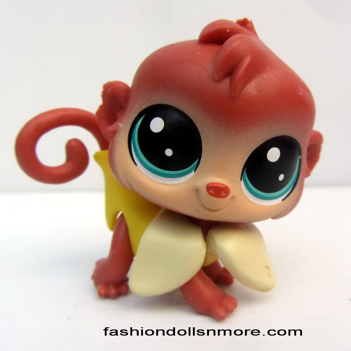 littlest-pet-shop-lps-hungry-pets-monkey-banana fashiondollsnmore.com