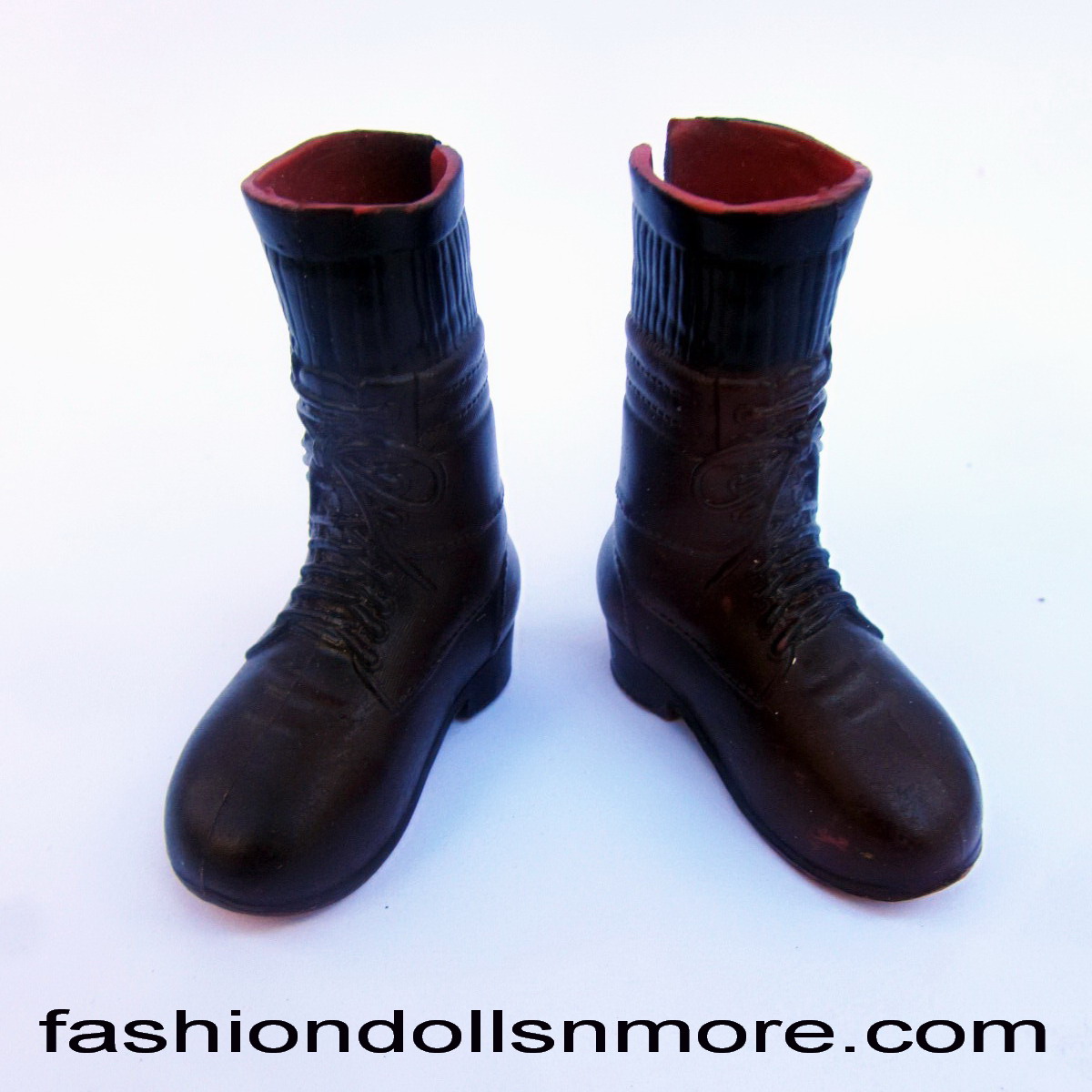 disney-descendants-carlos-brown-boots-2015 fashiondollsnmore.com