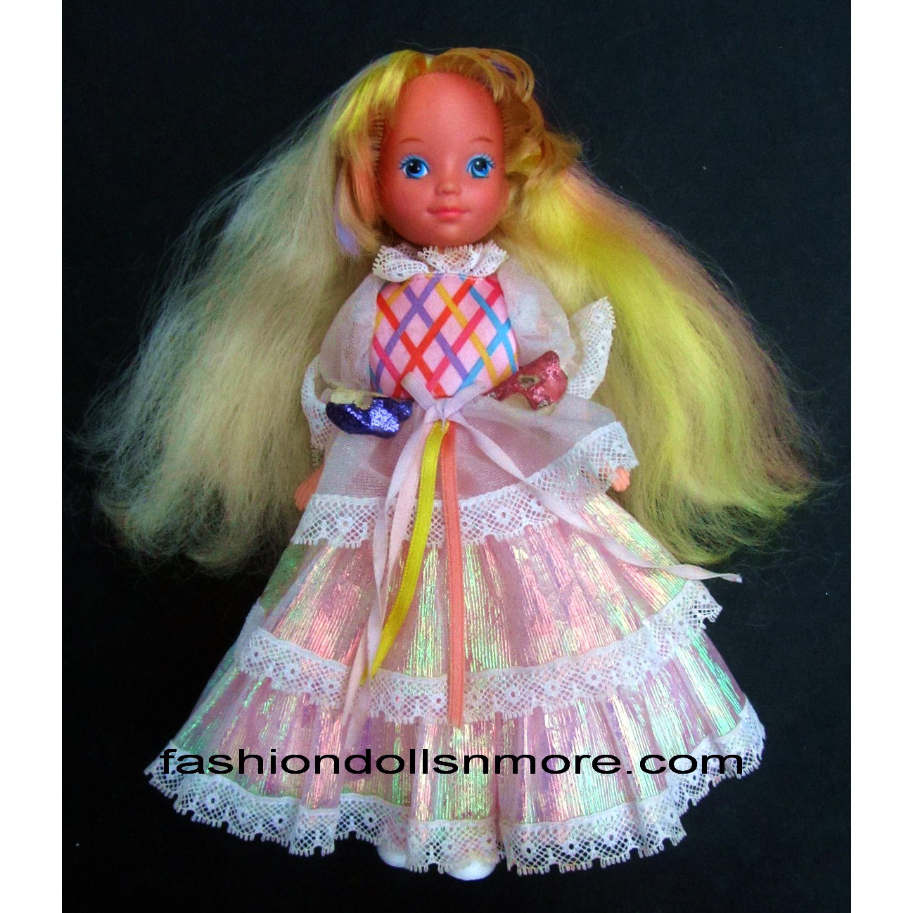 lady-lovely-locks-signature-doll-1986 fashiondollsnmore.com