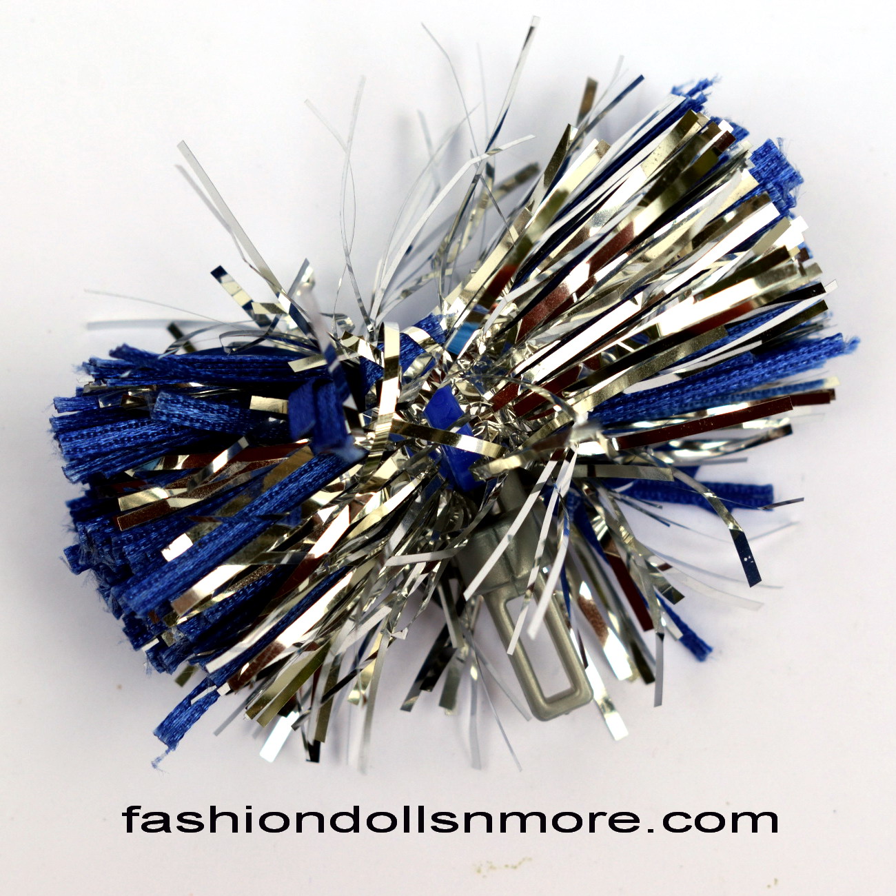 lol-surprise-omg-blue-cheer-pom-pom-diva fashiondollsnmore.com